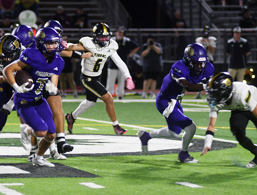 Shiner football: Third-quarter explosion gets Shiner past Tigers, 55-19 ...
